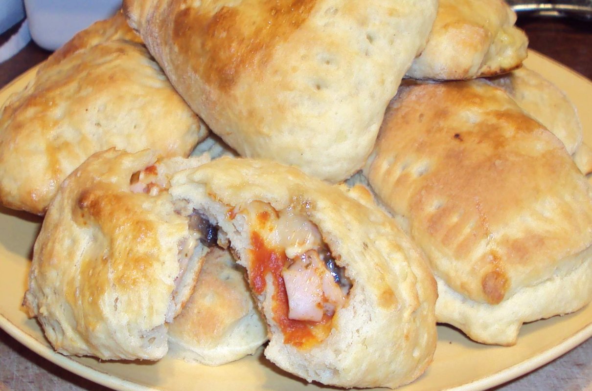 Drożdżowe mini calzone
