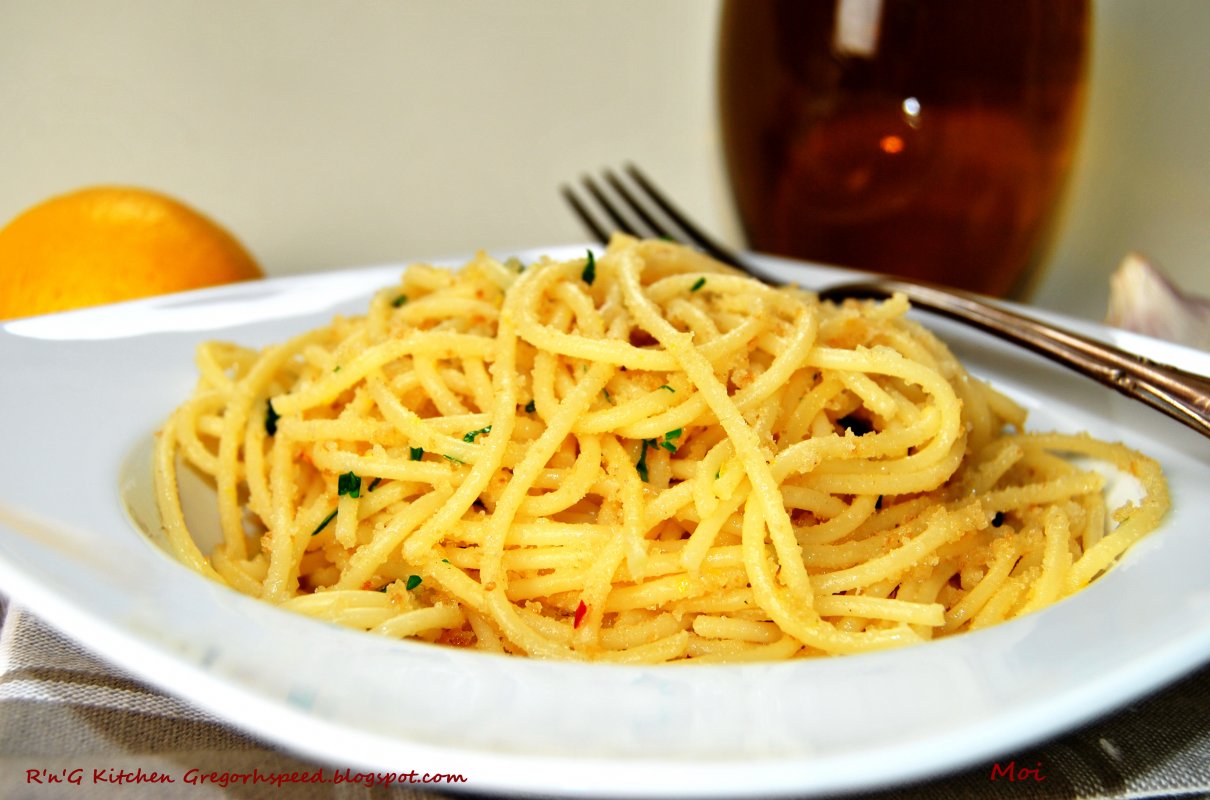 Spaghetti z czosnkiem i chili