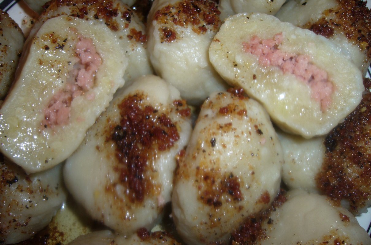 Pyzy z nadzieniem parówkowym