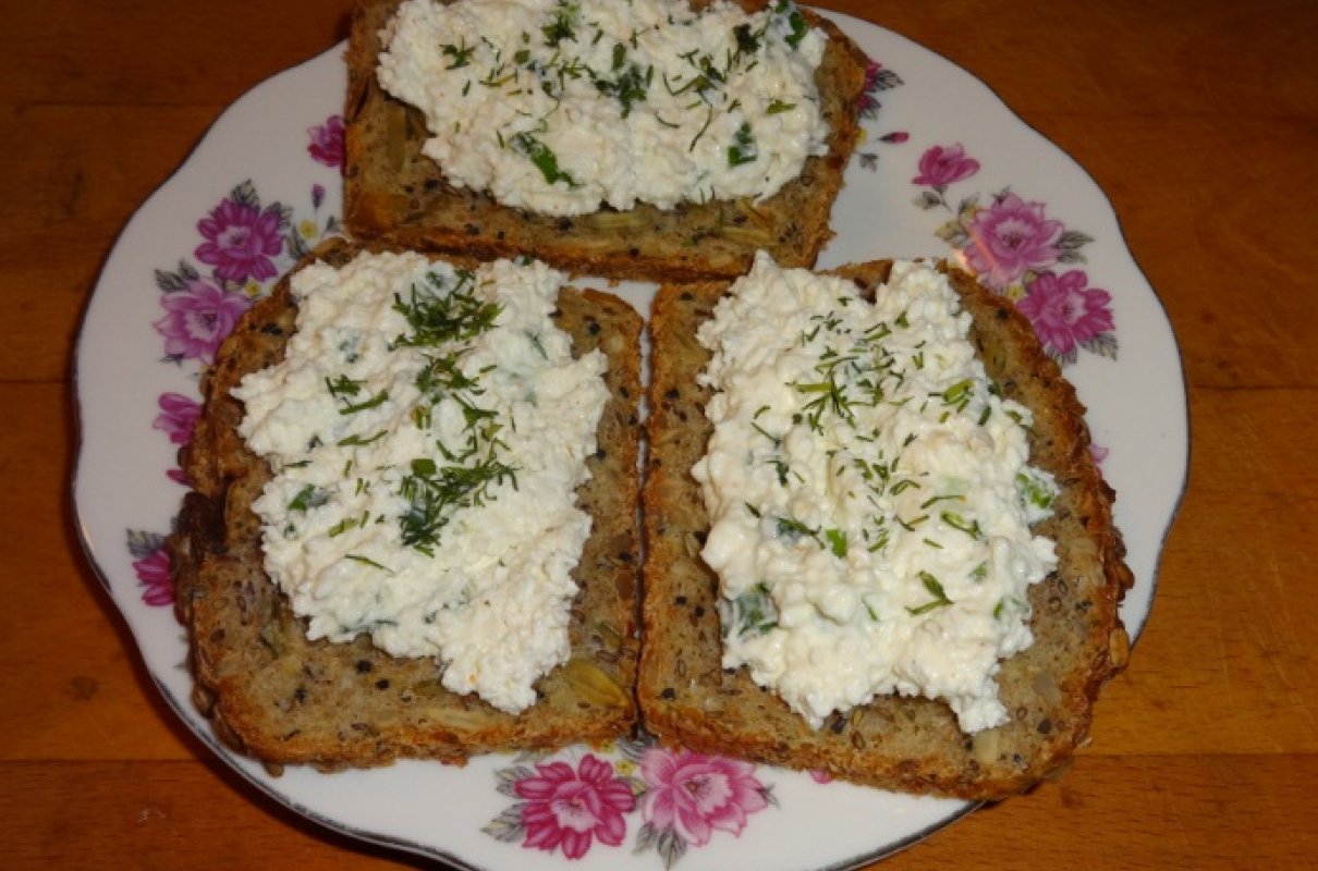 Kanapki z twarogiem.