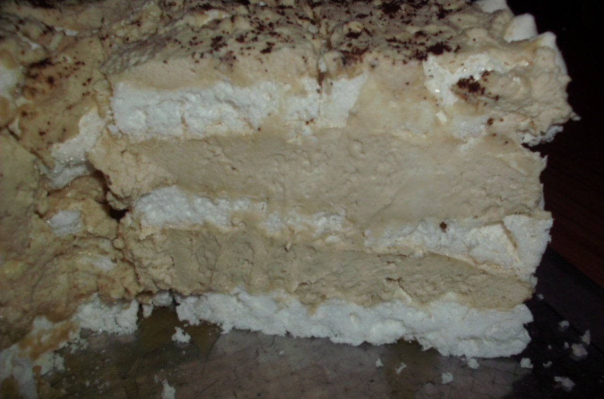 Szybki tort bezowy z mascarpone
