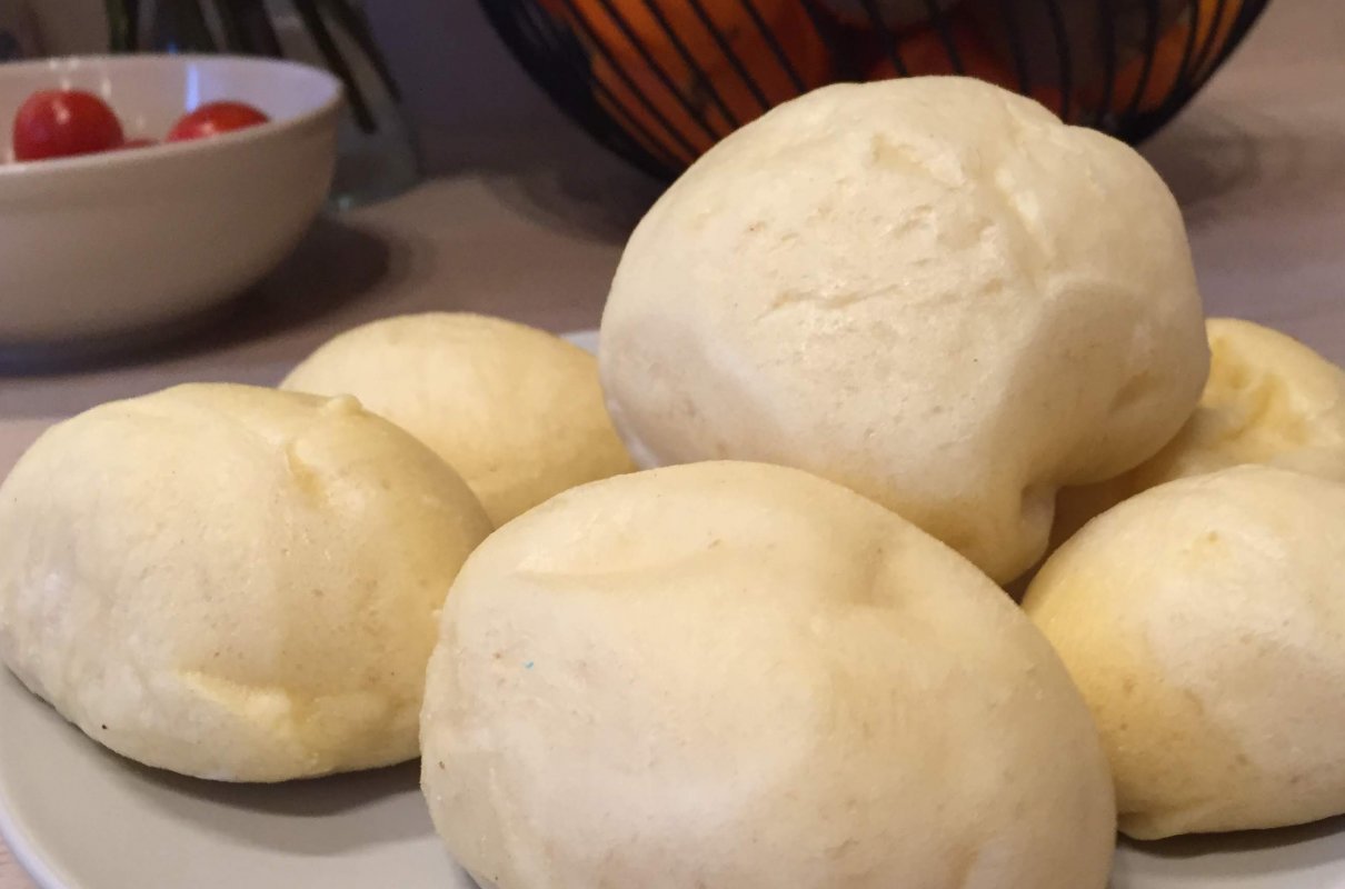 Domowe drożdżowe pyzy