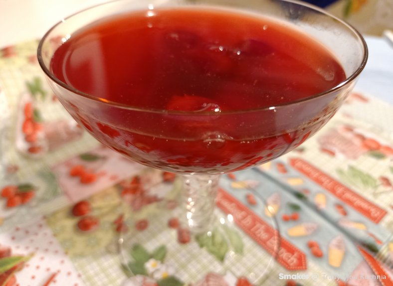 Napój wiśniowy na upalne dni