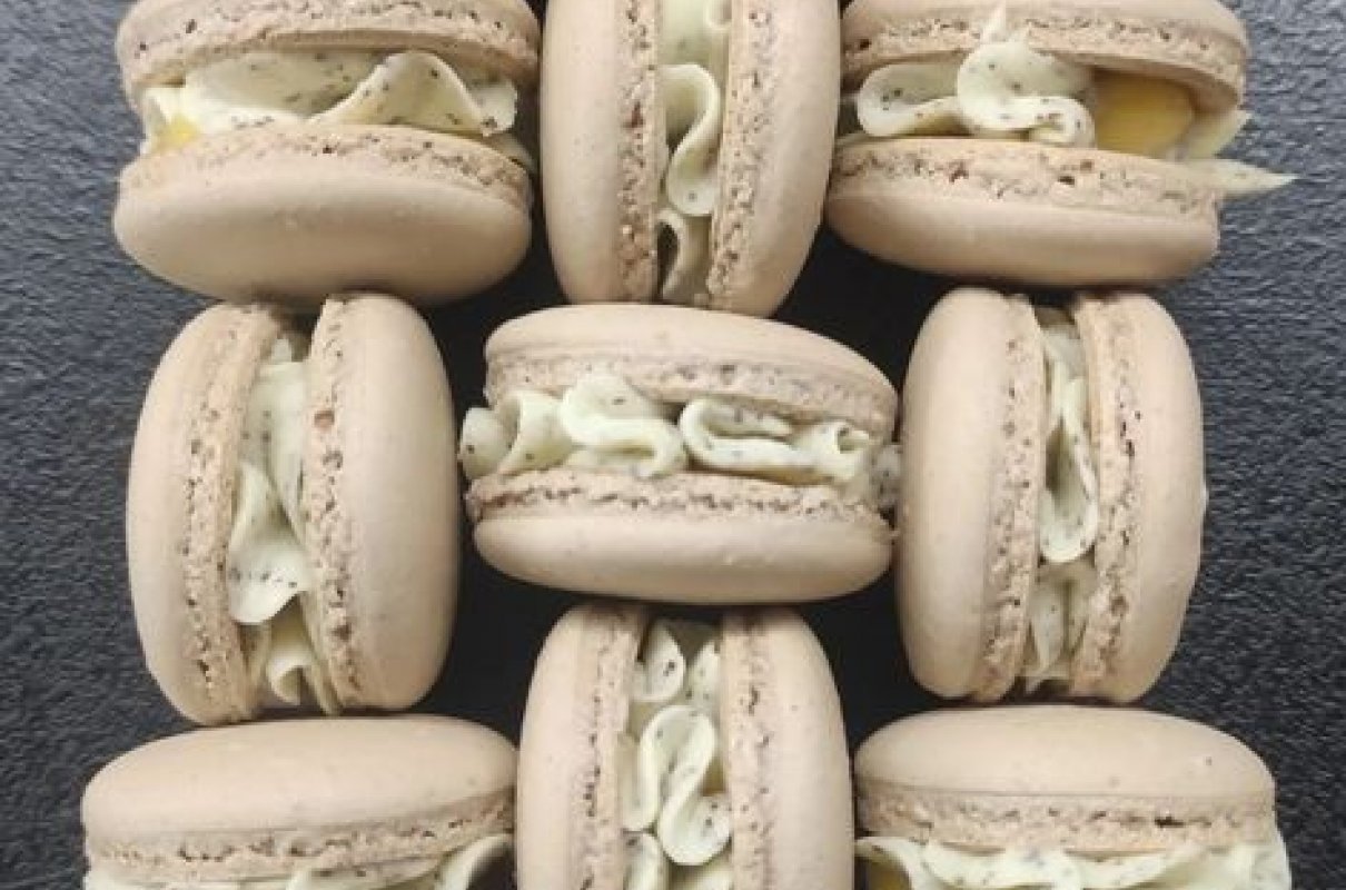 Makaroniki kawowe z nadzieniem makowym z lemon curd