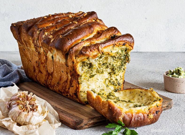 Odrywany chlebek czosnkowy