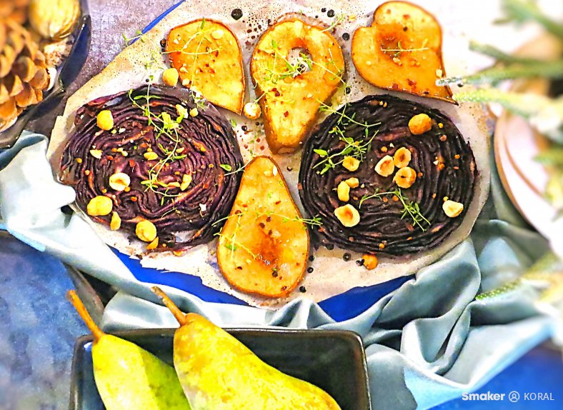 A'la steki z czerwonej kapusty z gruszką