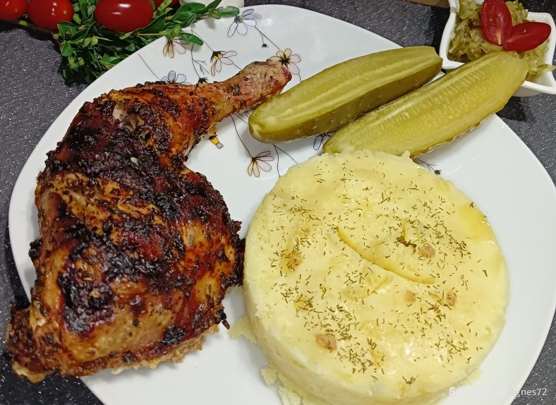 Ćwiartki kurczaka w przyprawach pieczone na trzech różnych solach