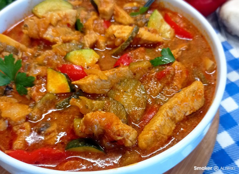 Gulasz bałkański z warzywami