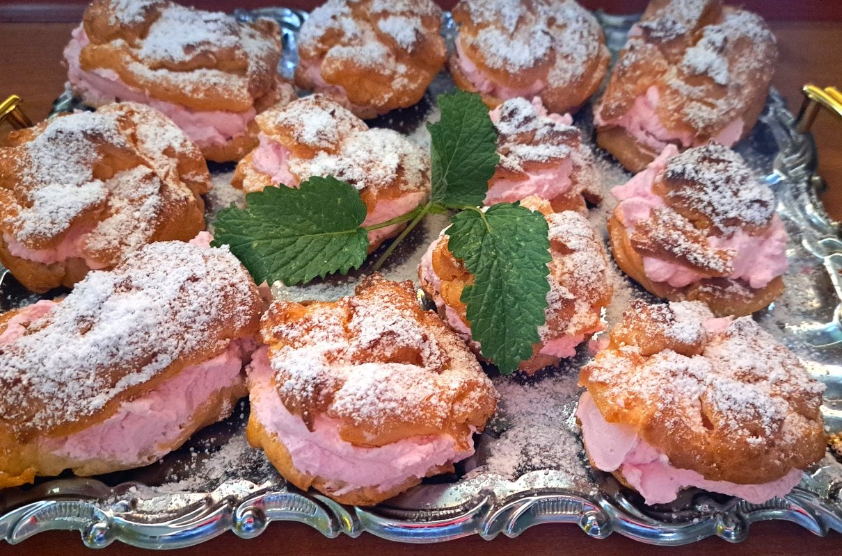 Ptysie z kremem malinowym