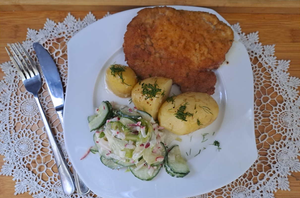 Soczysty kotlet schabowy z majonezem i przyprawami