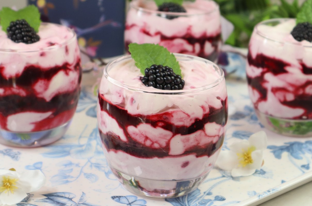 Letni deser z owocami