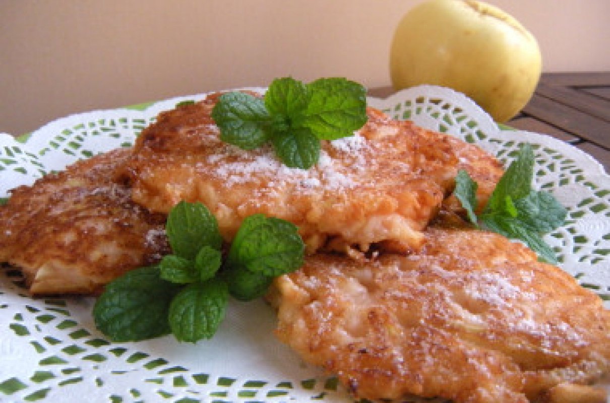 Placki budyniowe z jabłkami