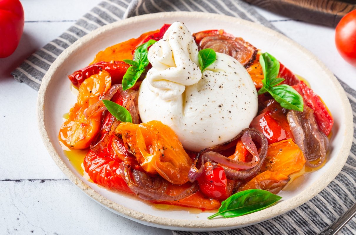 Burrata z pomidorami
