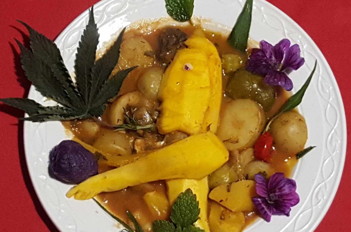 ATAPAKUA MICHOANA z sardelami Gulasz Purepecha