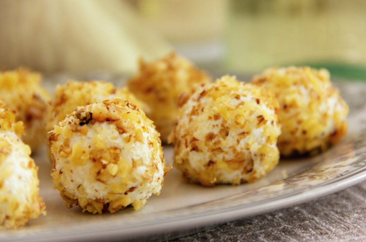 Kulki serowe z orzechami