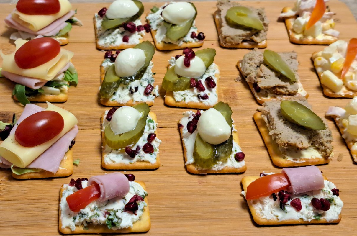 Kanapeczki sylwestrowe na krakersach