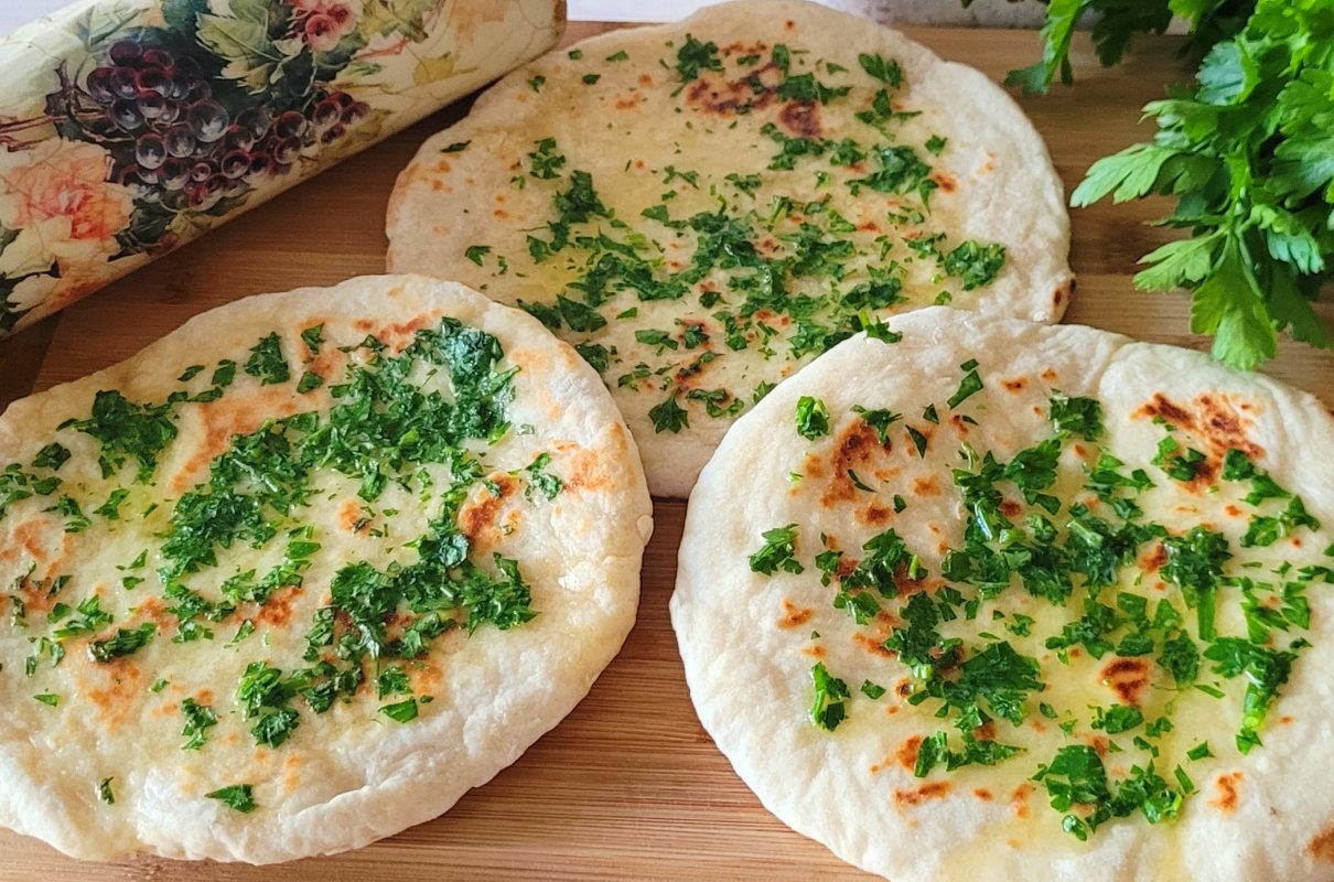 Turecki chlebek z patelni