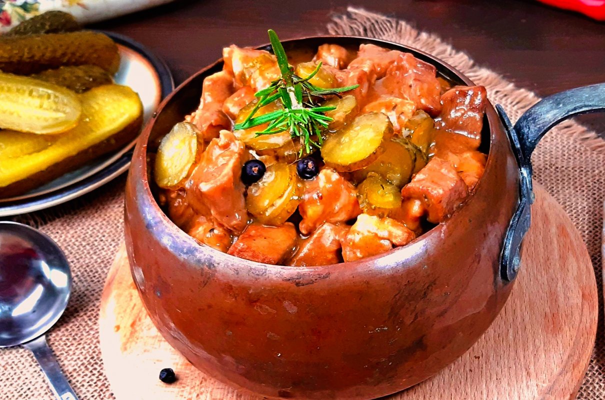 Gulasz z karkówki po myśliwsku