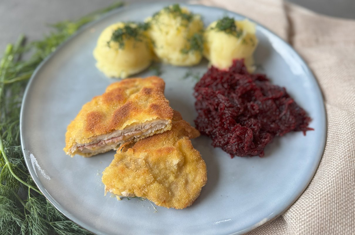 Podwójny kotlet schabowy z boczkiem i serem